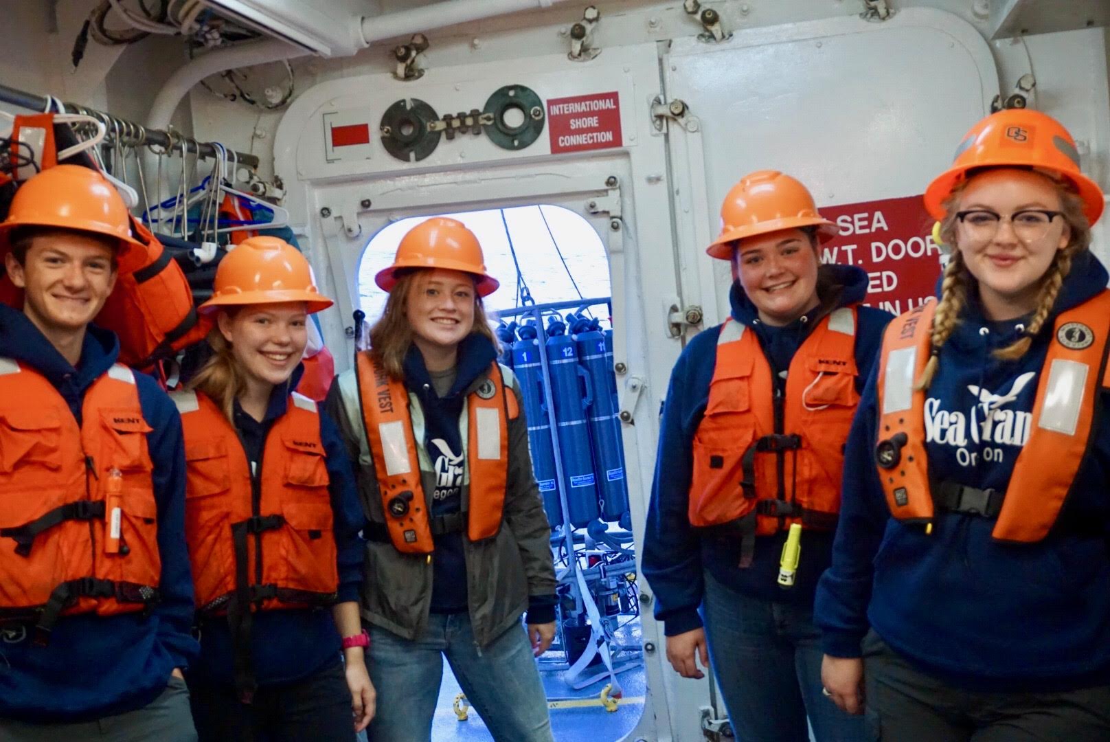 Students on the R/V Oceanus | Oregon Coast STEM Hub