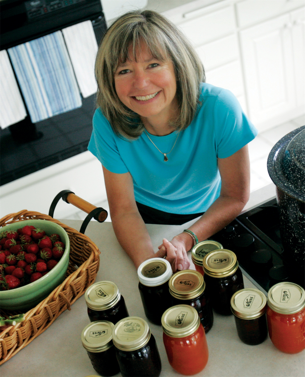 Jan Roberts Dominguez '79: Sharing her creativity through food and ...
