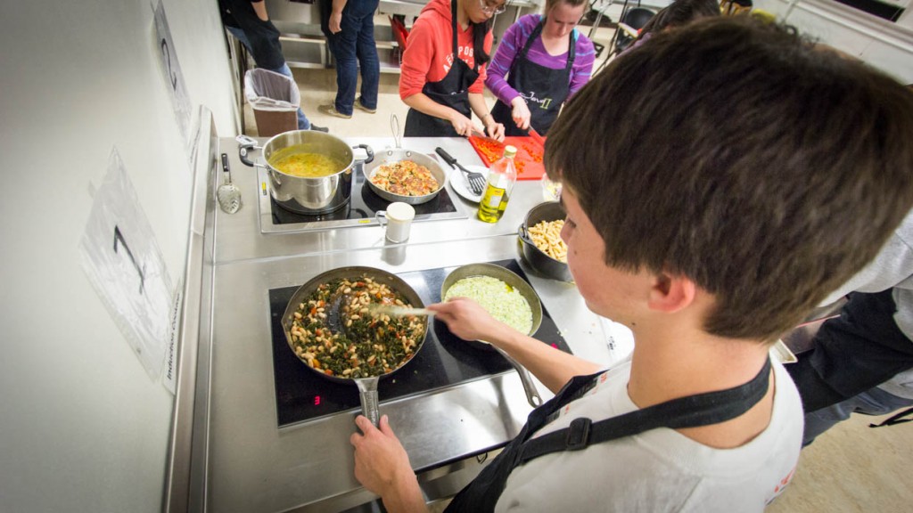 Students teach students how to cook healthy, easy meals