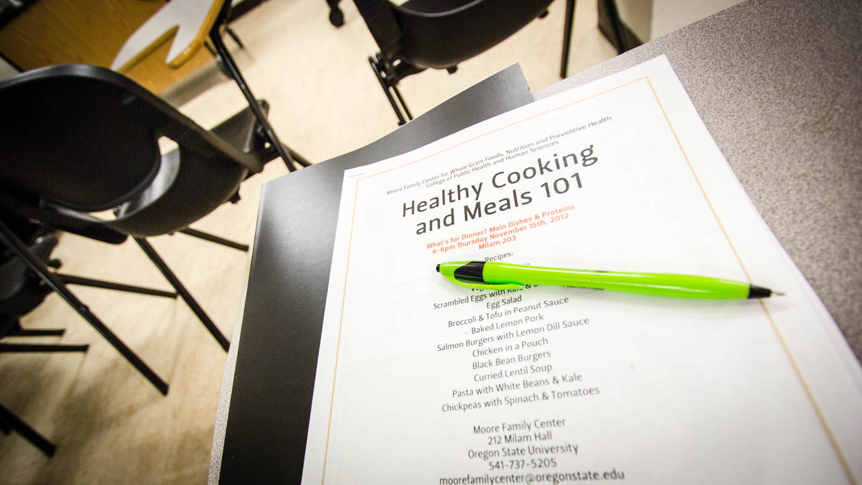 Students teach students how to cook healthy, easy meals