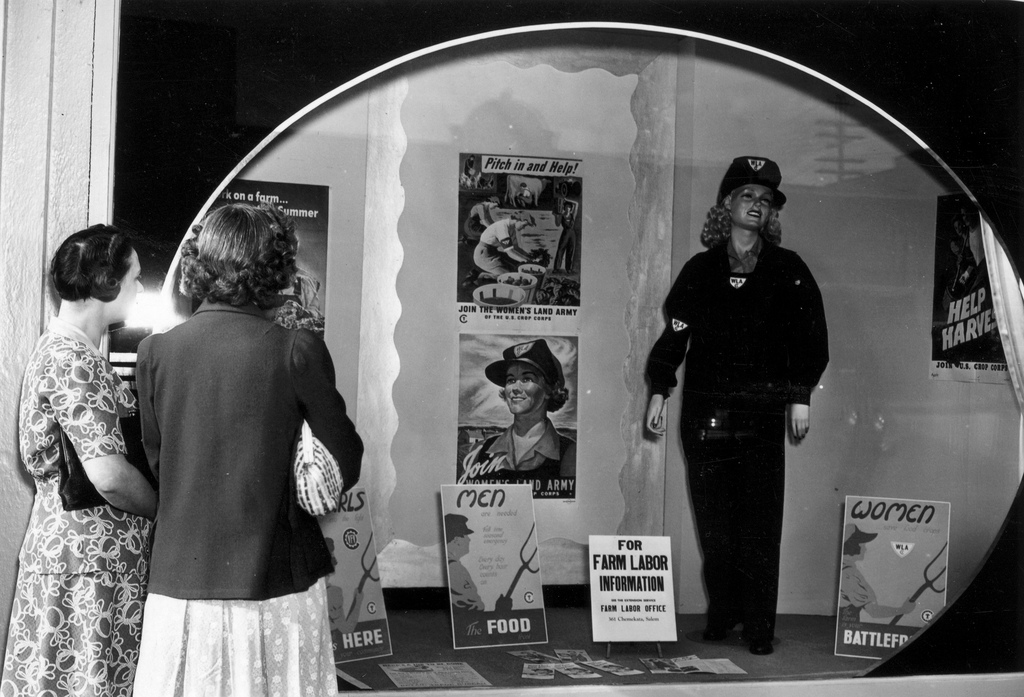 Miller’s dept. store window display in Salem, 1944 | Special ...