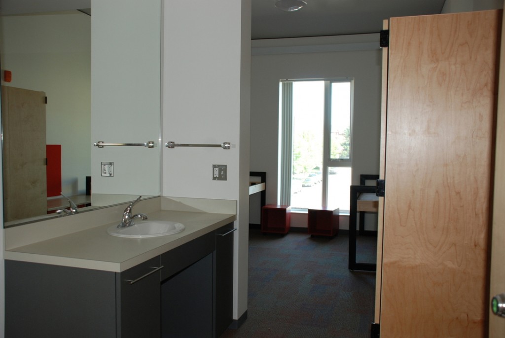 Room Tour: Video & Photos of ILLC - International Living-Learning Center